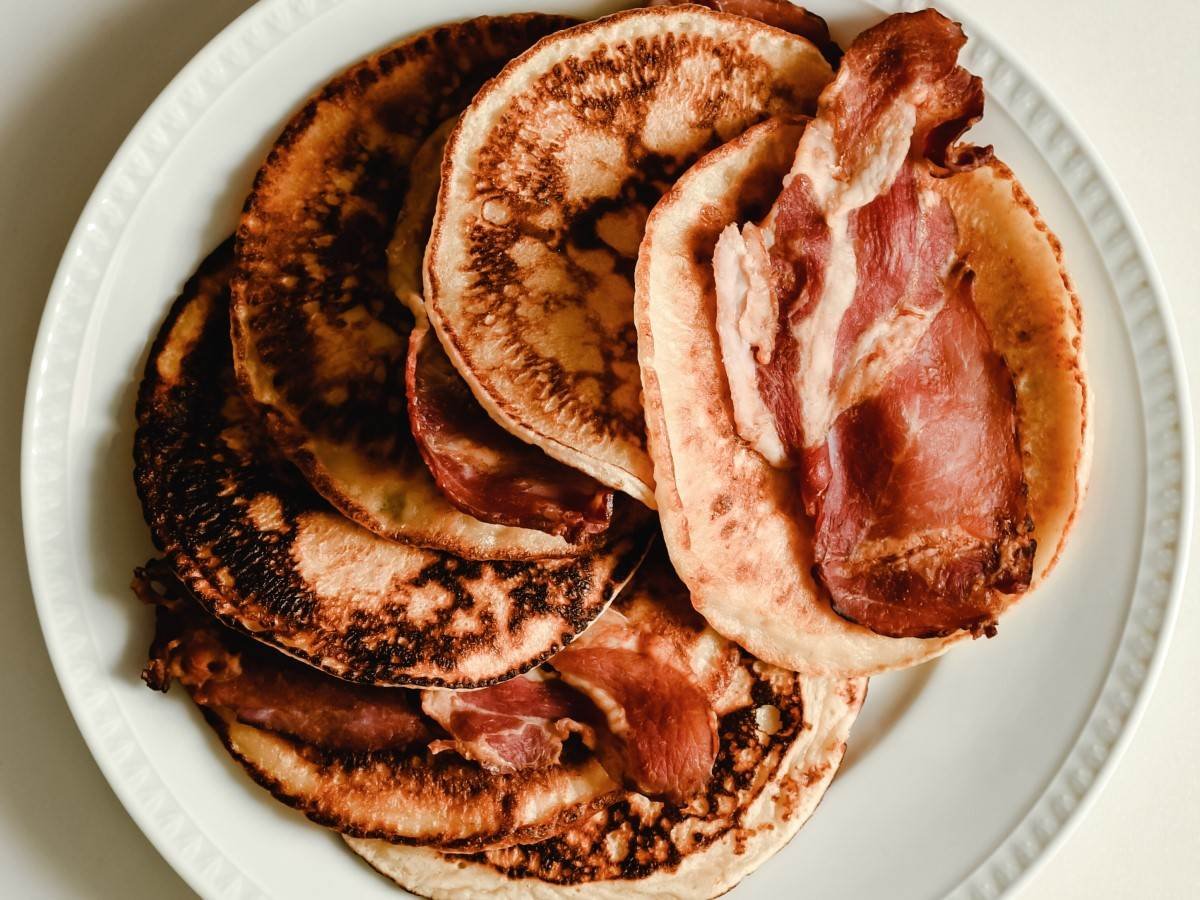 Cooking bacon for a group? How much bacon should you prepare? - Whaley ...