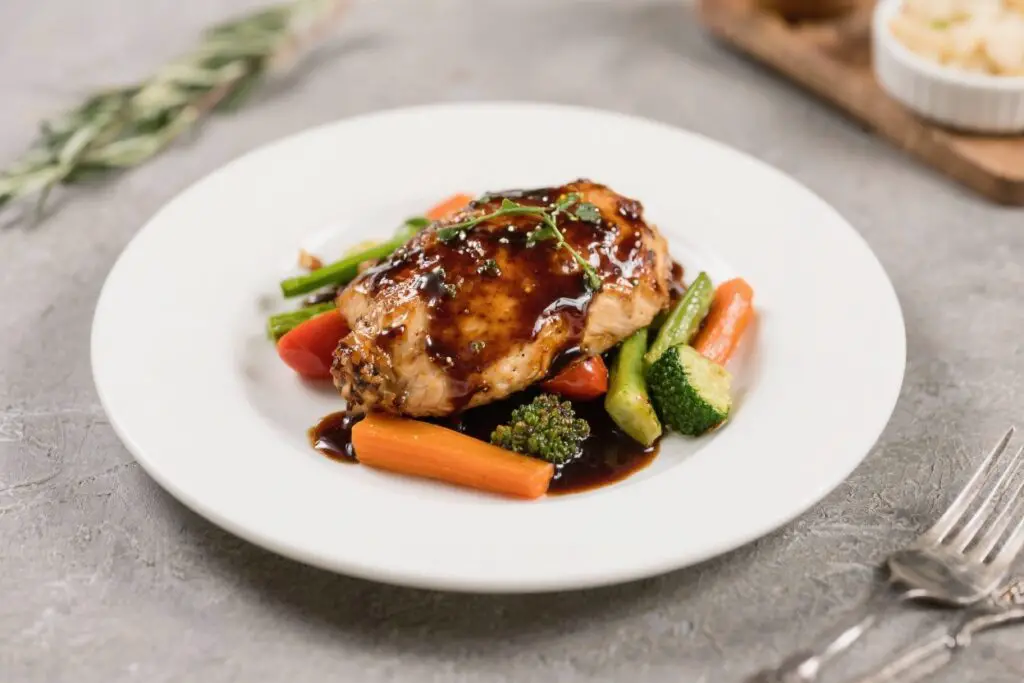 Balsamic Chicken With Vegetables – A Simple, Flavorful Weeknight Dinner - Whaley Cooks